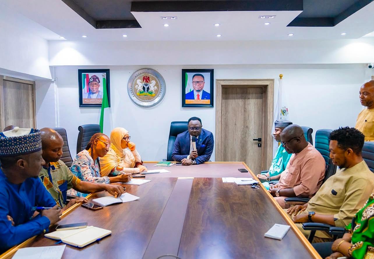 PHOTOS: Minister of Youth Development, Comrade Ayodele Olawande, receives executive of the Green ...